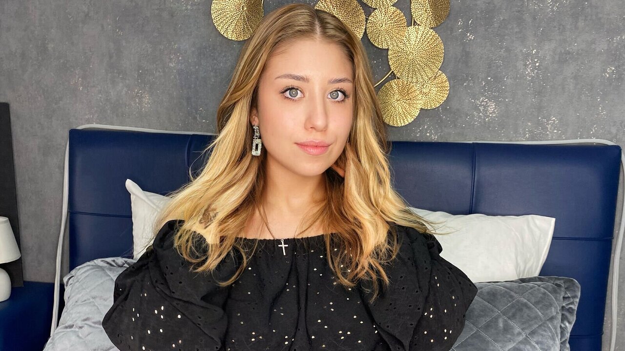 At Buzzness🐝 Best 647 Private Chat naked pictures with AnaisRosen. FREE ...